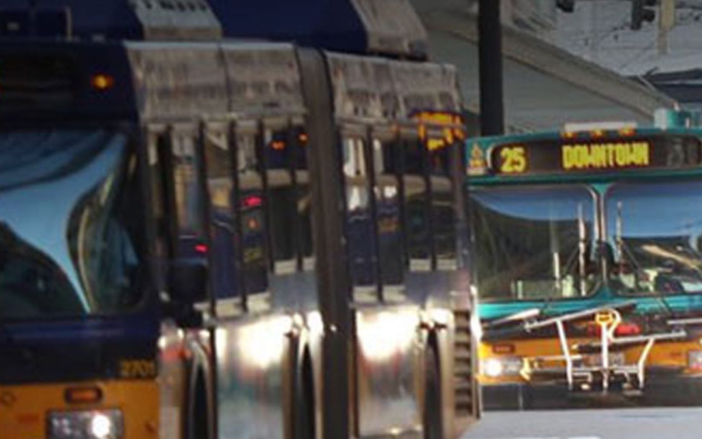 cropped-hero-buses-on-street1-xlg1.jpg – Metro Matters