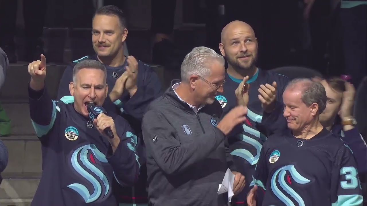 Crew-of-Water-Taxi-Doc-Maynard-recognized-as-Seattle-Kraken-Heroes-of ...